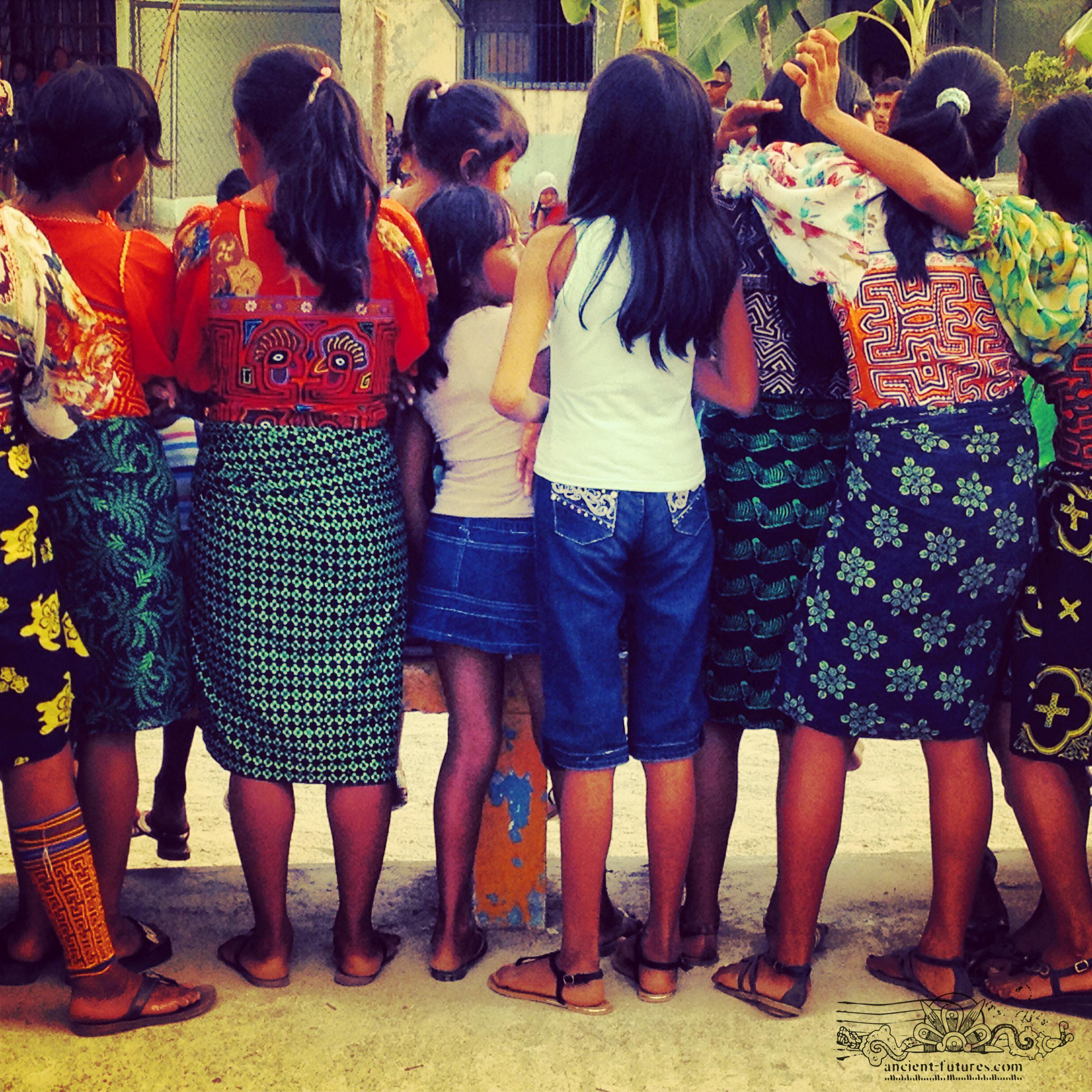 ALBUM: ANIVERSARIO DE REVOLUCION GUNA. USTUPU, SAN BLAS, PANAMA[:en ...